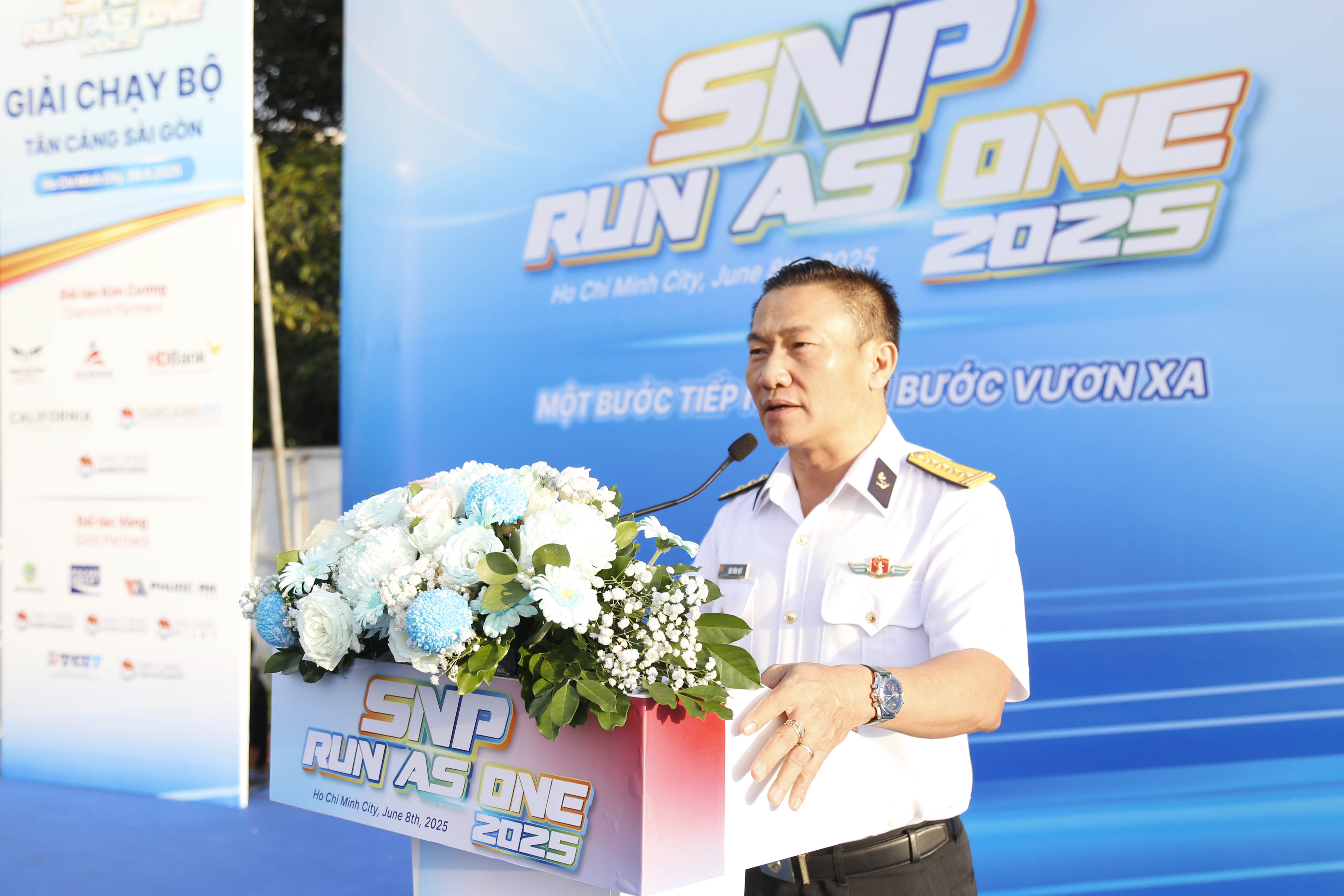 Gần 2.000 vận động viên tham gia giải chạy bộ “SNP Run As One” 2025